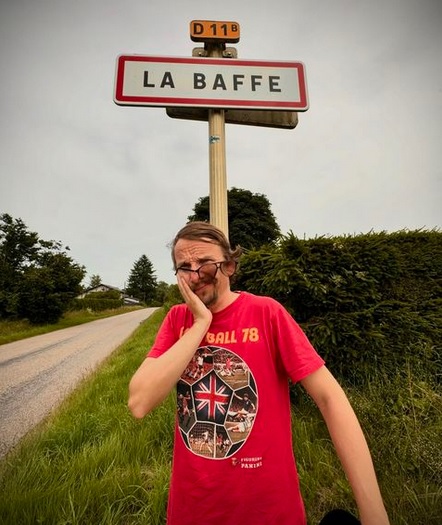 Lorànt Deutsch immortalise son passage à La Baffe ! - Epinal Info