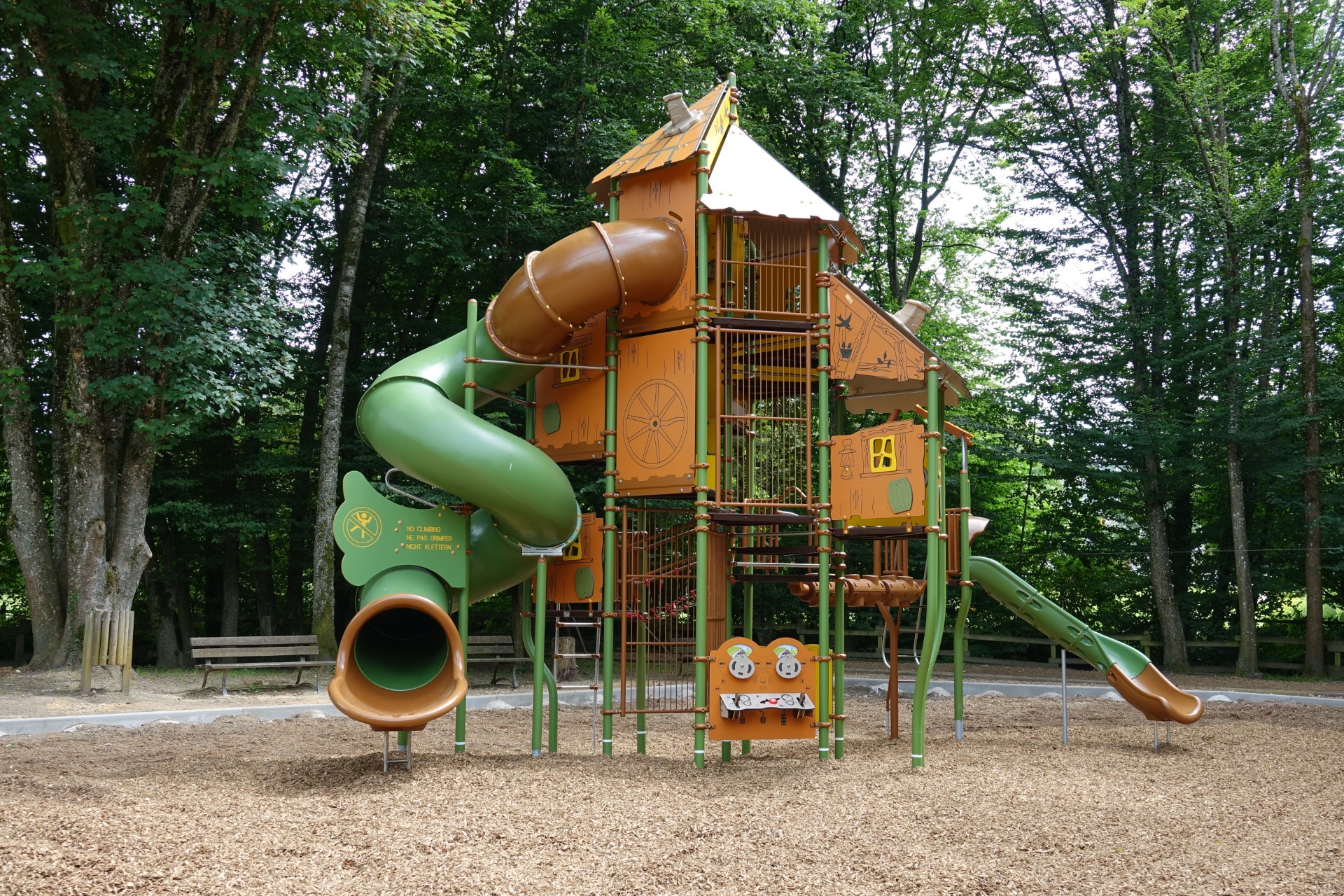 Thaon-lès-Vosges - Une nouvelle structure de jeux installée au Coignot ...