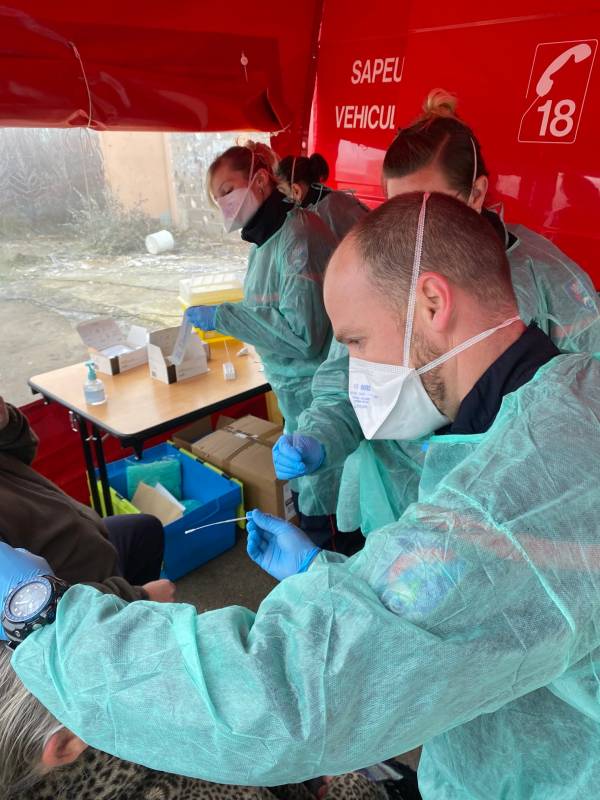 Covid-19 – Les sapeurs-pompiers réalisent des campagnes de vaccination ...