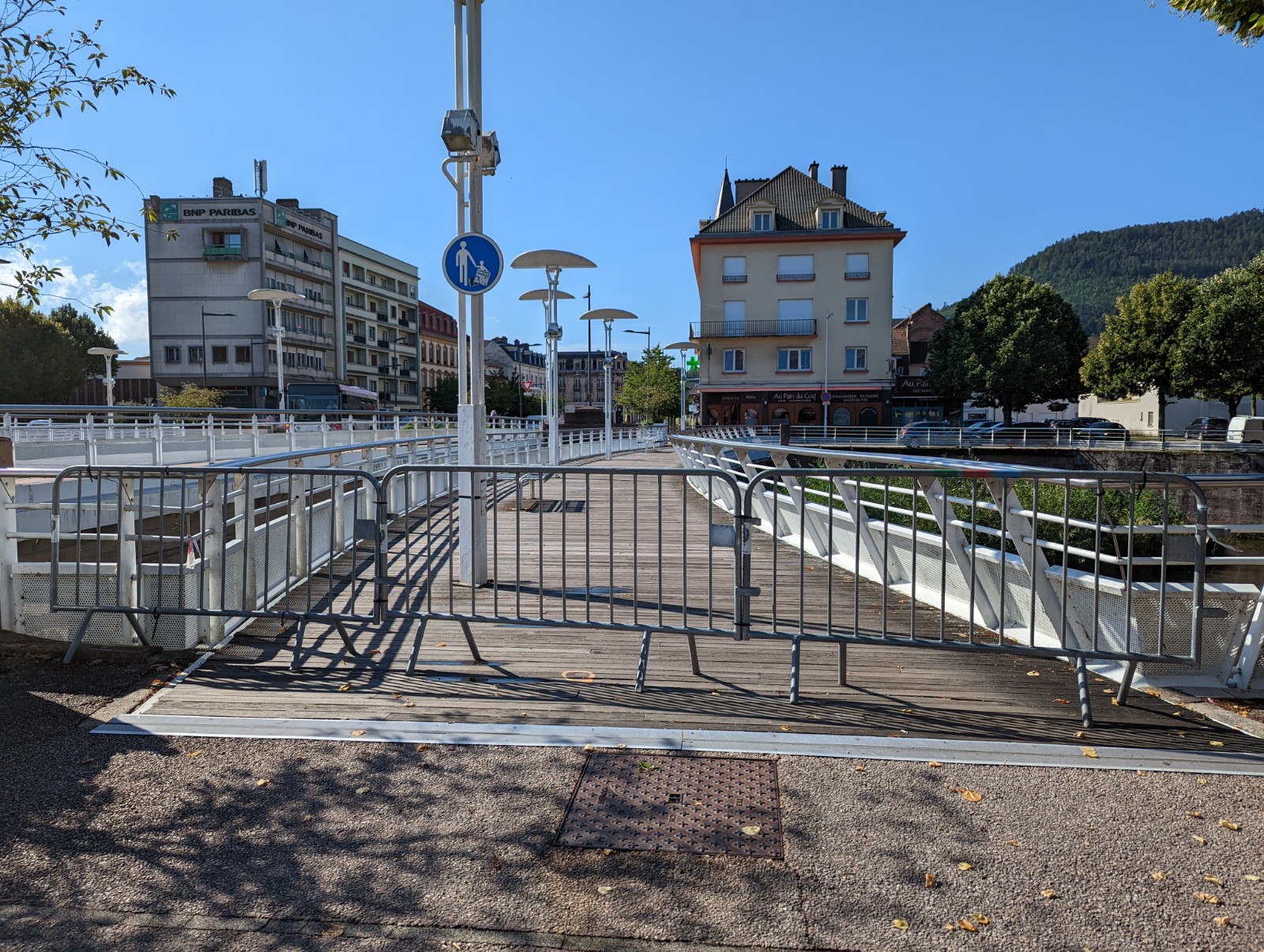 Les passerelles du pont de la République fermées par mesure de sécurité ...