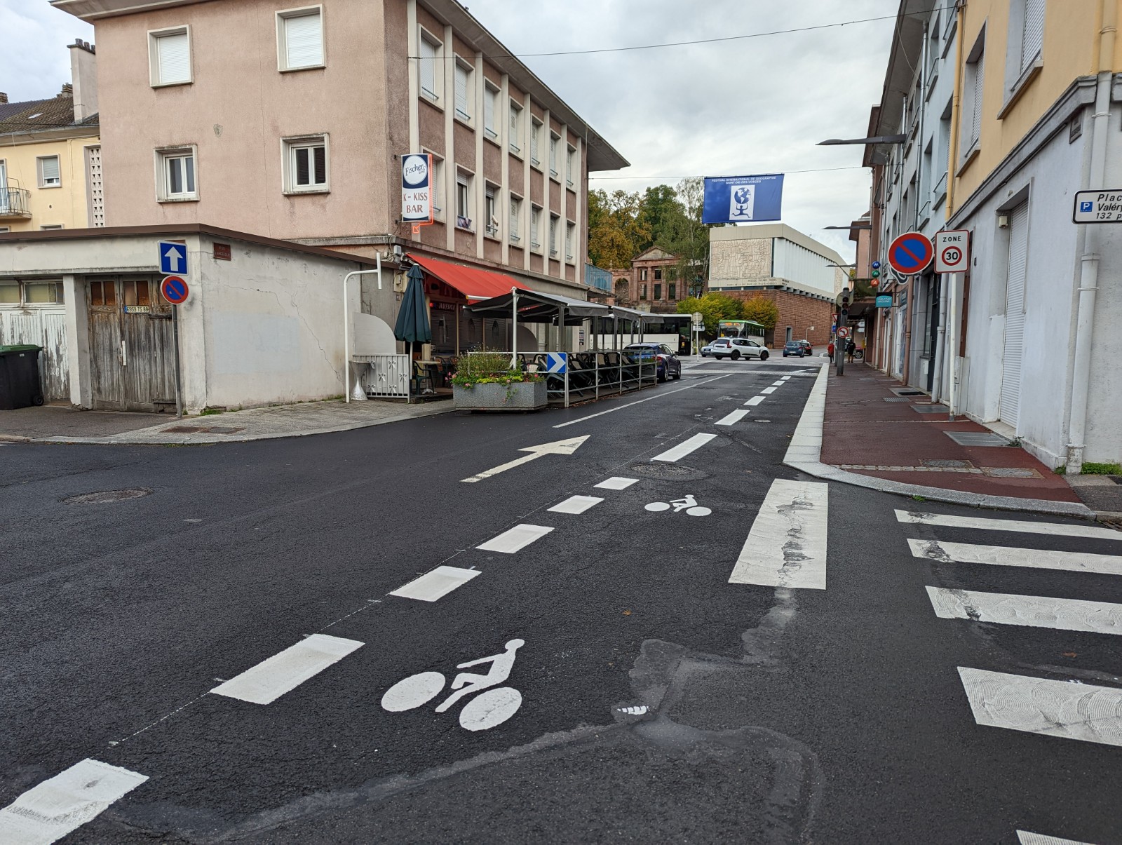 Une nouvelle bande cyclable rue d'Amérique - Saint Die Info