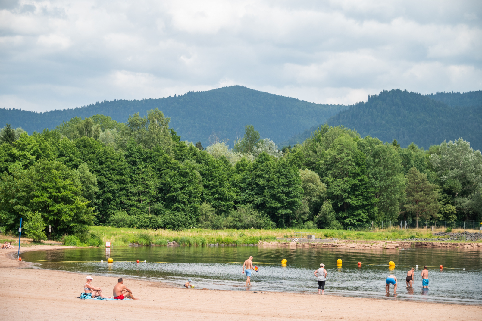 Celles-sur-Plaine – La baignade est à nouveau autorisée au lac de la ...