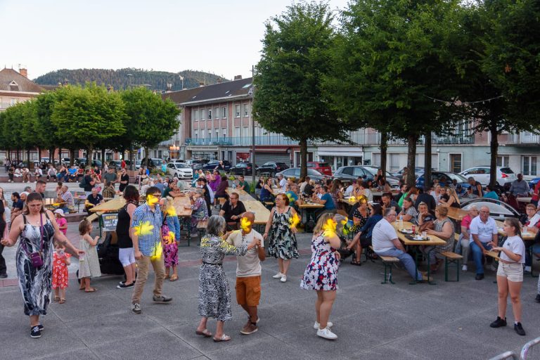 Dix repas-concerts pour faire danser la place du Général-de-Gaulle cet ...