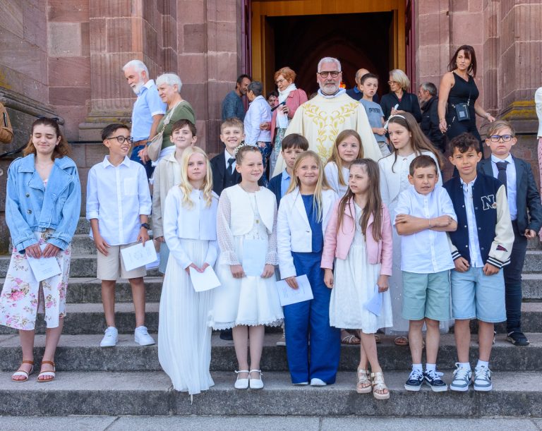 Quatorze enfants font leur Première Communion à Saint-Dié-des-Vosges ...